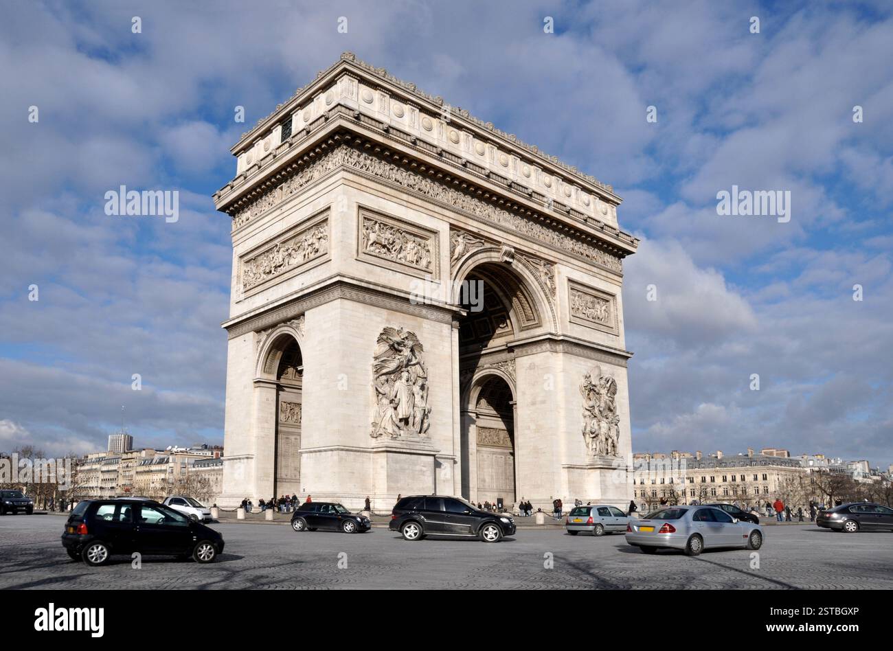 Paris traffic pavement hi-res stock photography and images - Alamy