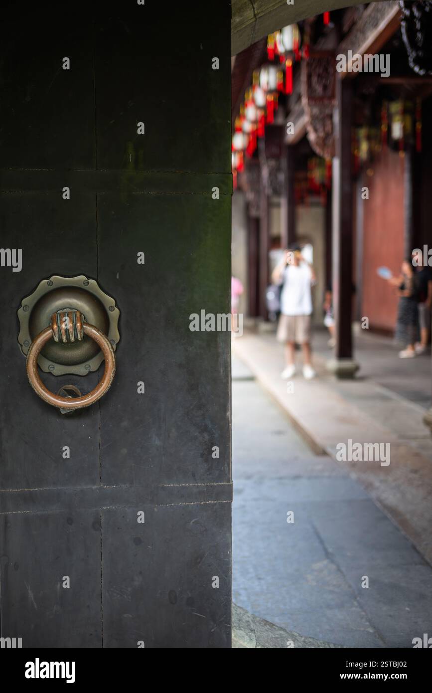 Traditional Chinese Architecture and Street Scene Stock Photo - Alamy
