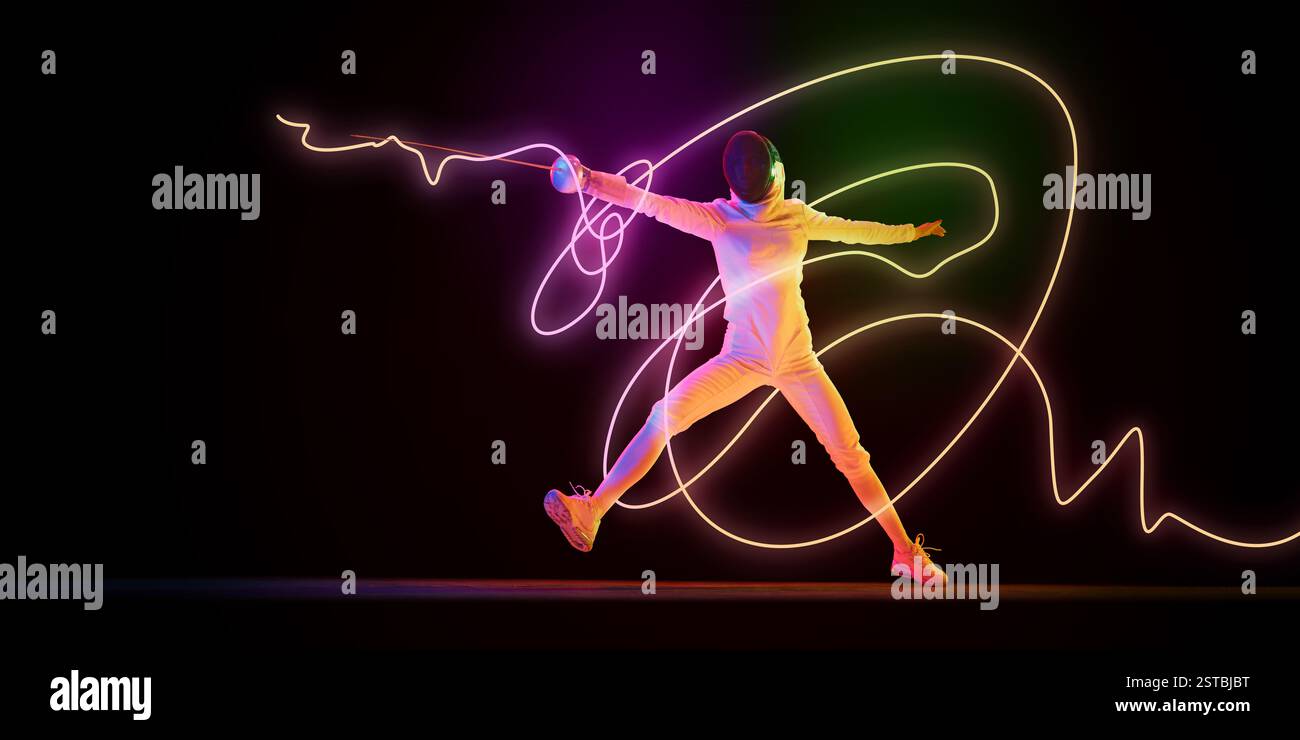 Fencing female fencer lunging hi-res stock photography and images - Alamy