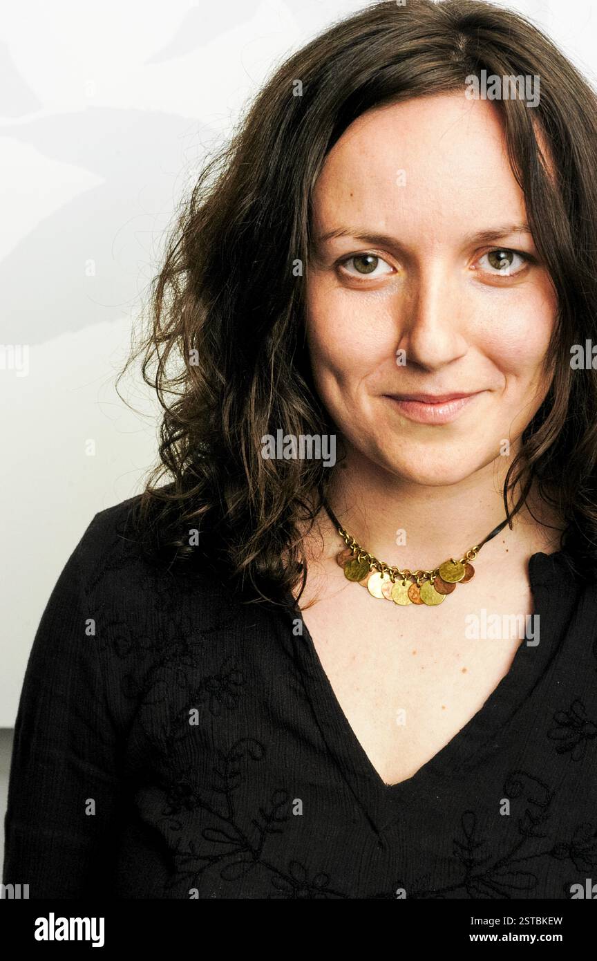 MOOI, RADIO CONCERT, 2004: Rachel Lloyd from the band MOOI in the ...