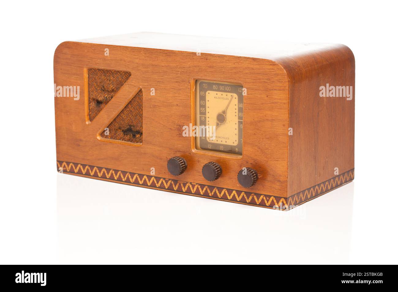 Vintage 1940's Radio Stock Photo - Alamy