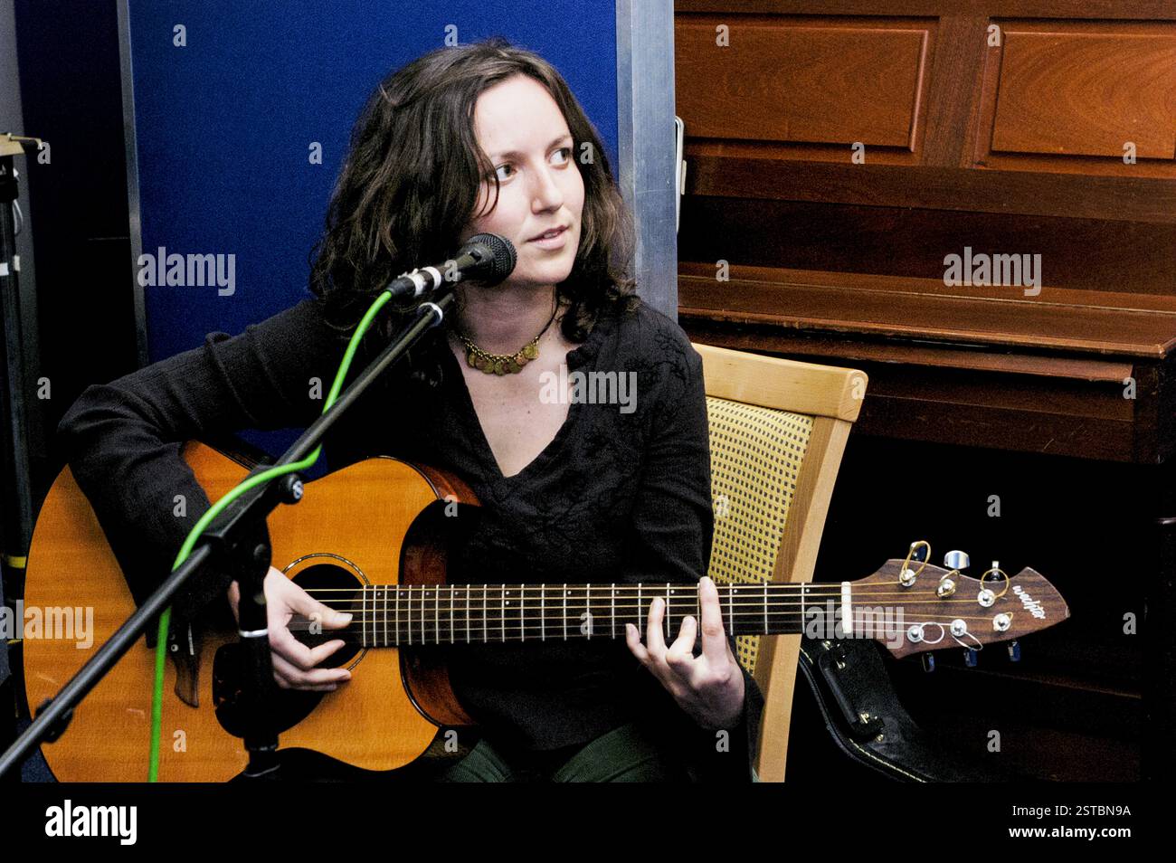 MOOI, RADIO CONCERT, 2004: Rachel Lloyd from the band MOOI in the ...