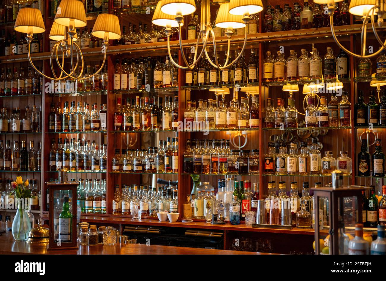 Torridon whisky bar hi-res stock photography and images - Alamy