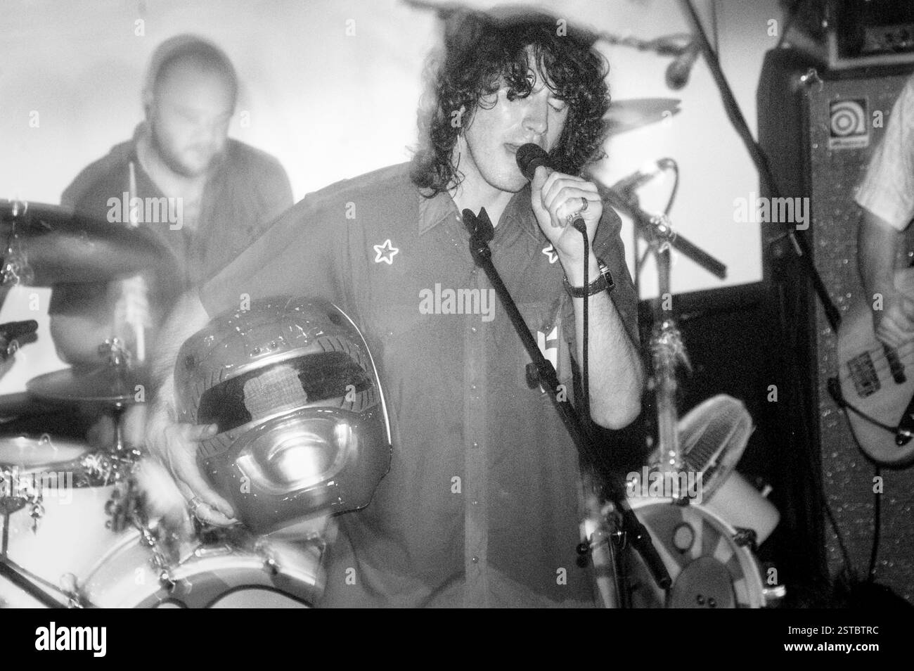 GRUFF RHYS, SUPER FURRY ANIMALS, 2003: Gruff Rhys of the Super Furry ...