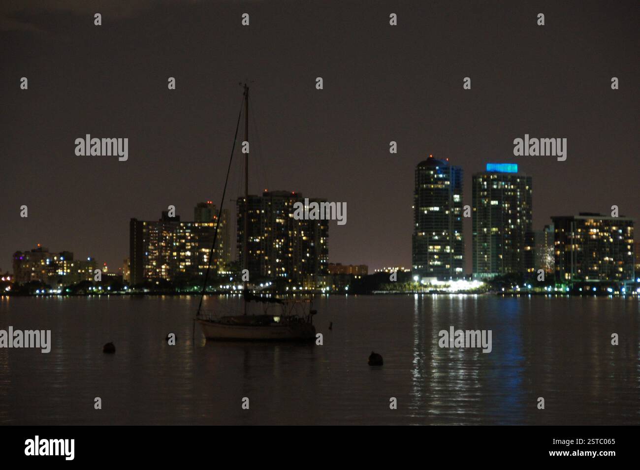 Miami night time sailing adventure hi-res stock photography and images ...