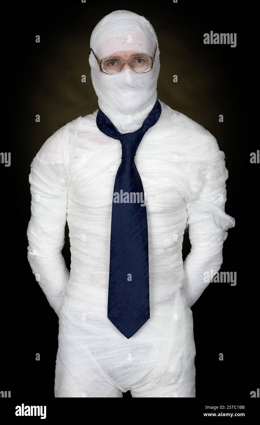 Man in bandage eyeglasses hi-res stock photography and images - Alamy