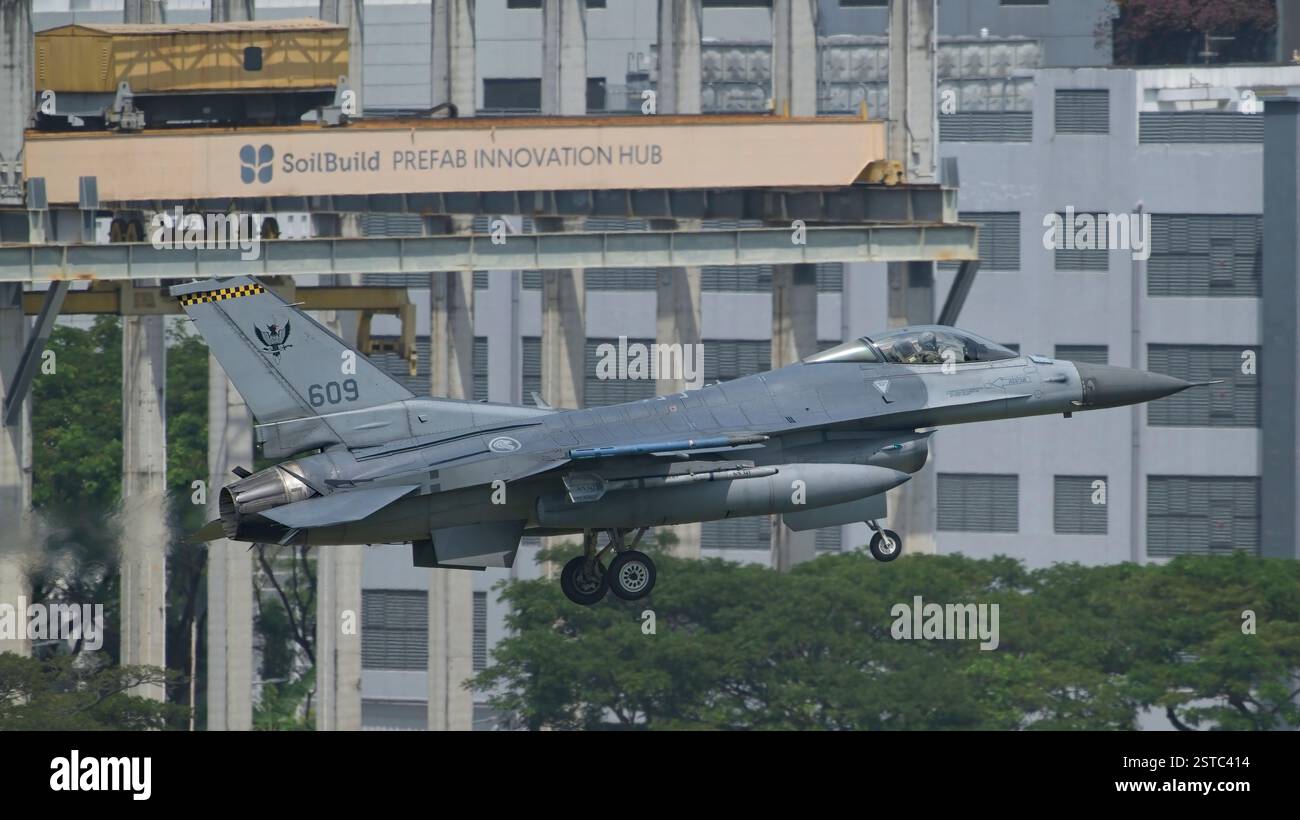 Republic of Singapore Air Force F-16 fighters returning to base Stock ...