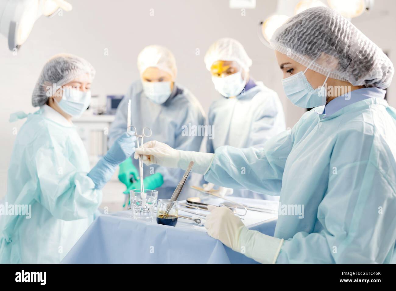 Hospital room setting hi-res stock photography and images - Alamy