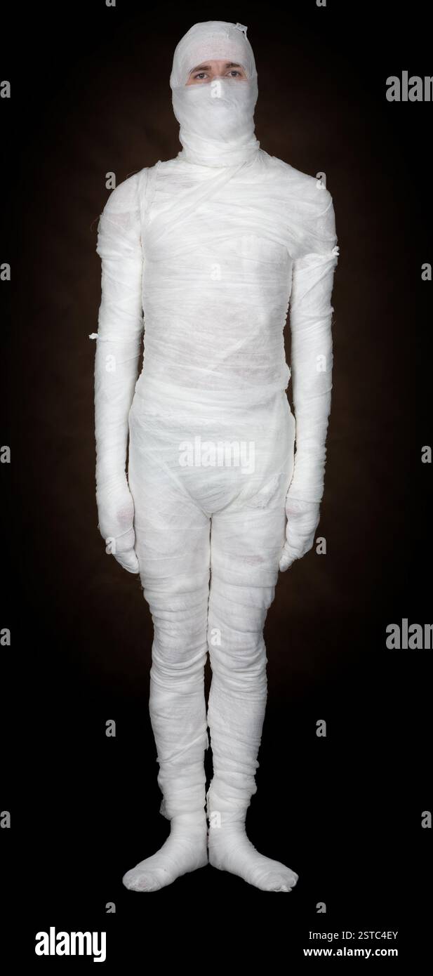 Man bandages hospital hi-res stock photography and images - Alamy