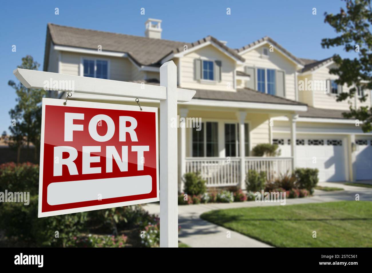 For rent sign front house hi-res stock photography and images - Alamy