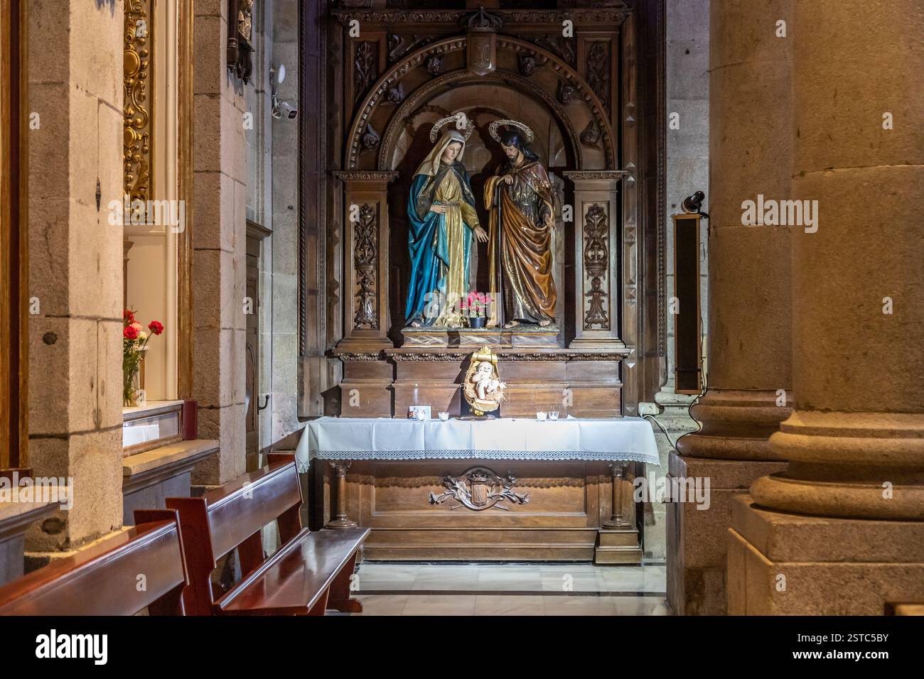 inside Cathedral (Concatedral) Basílica de Santa María de Vigo, Spain ...