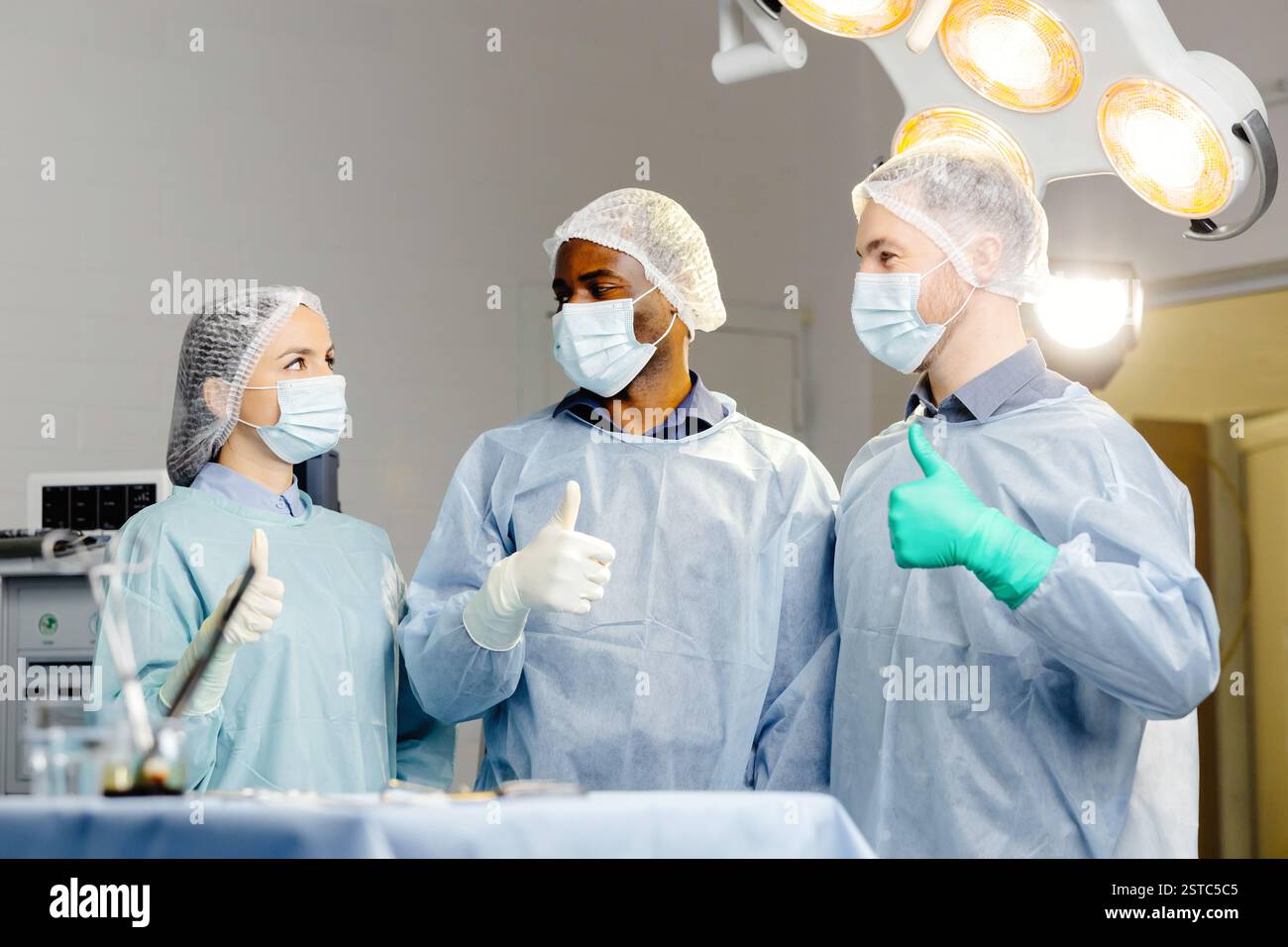 Diverse doctors hi-res stock photography and images - Alamy