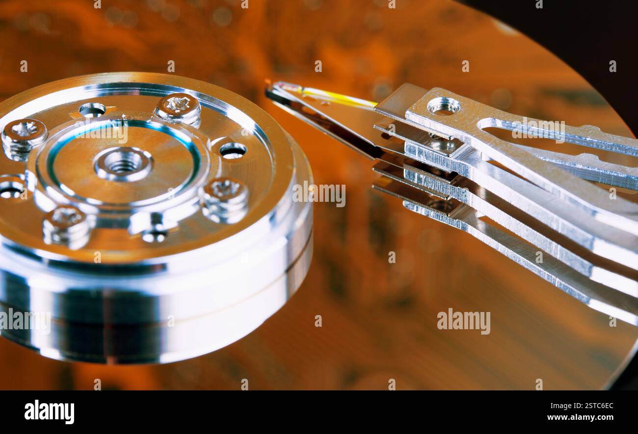 Hard disk spindle hi-res stock photography and images - Alamy