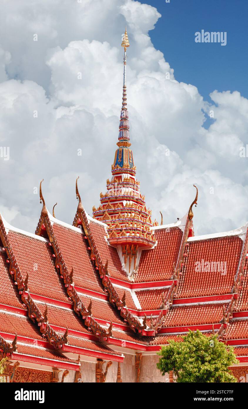 Roofing Buddhist monastery on the sky background. Wat Chalong Stock ...