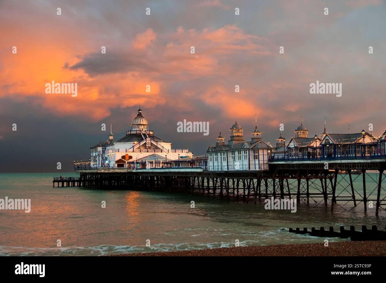 Eastbourne seafront vintage hi-res stock photography and images - Alamy
