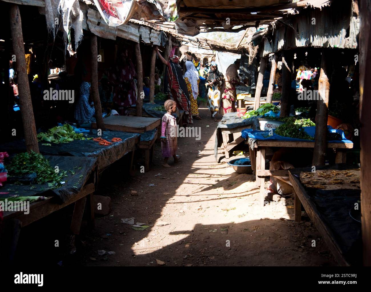 Fruit and vegetable market in Bamako Stock Photo - Alamy