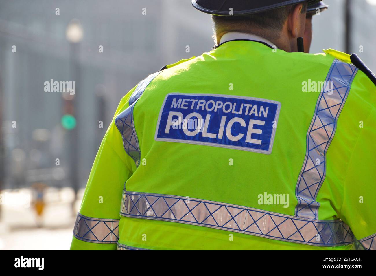 Police officer in reflective jacket hi-res stock photography and images ...