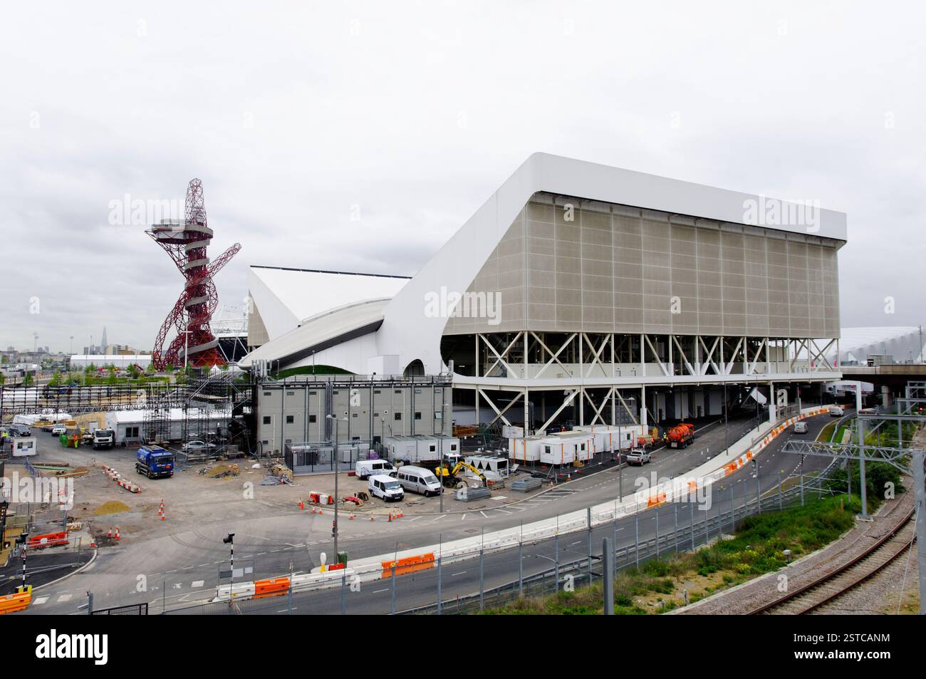 Olympic park building london 2012 hi-res stock photography and images ...