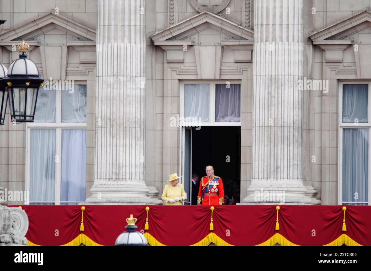 Trooping the colour and balcony hi-res stock photography and images - Alamy