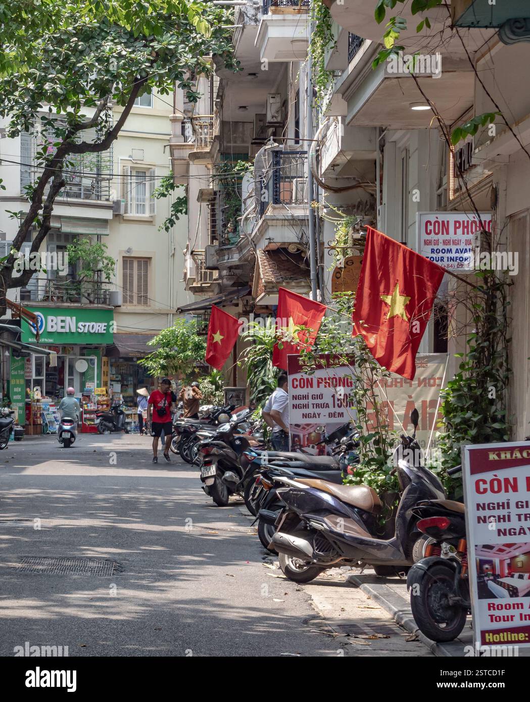 Red flag hanoi vietnam hi-res stock photography and images - Alamy