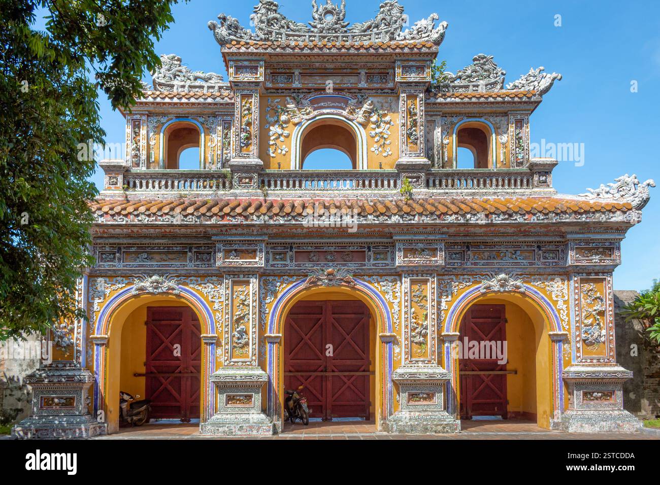 Colorful gate entrance design traditional architecture of the Hue ...