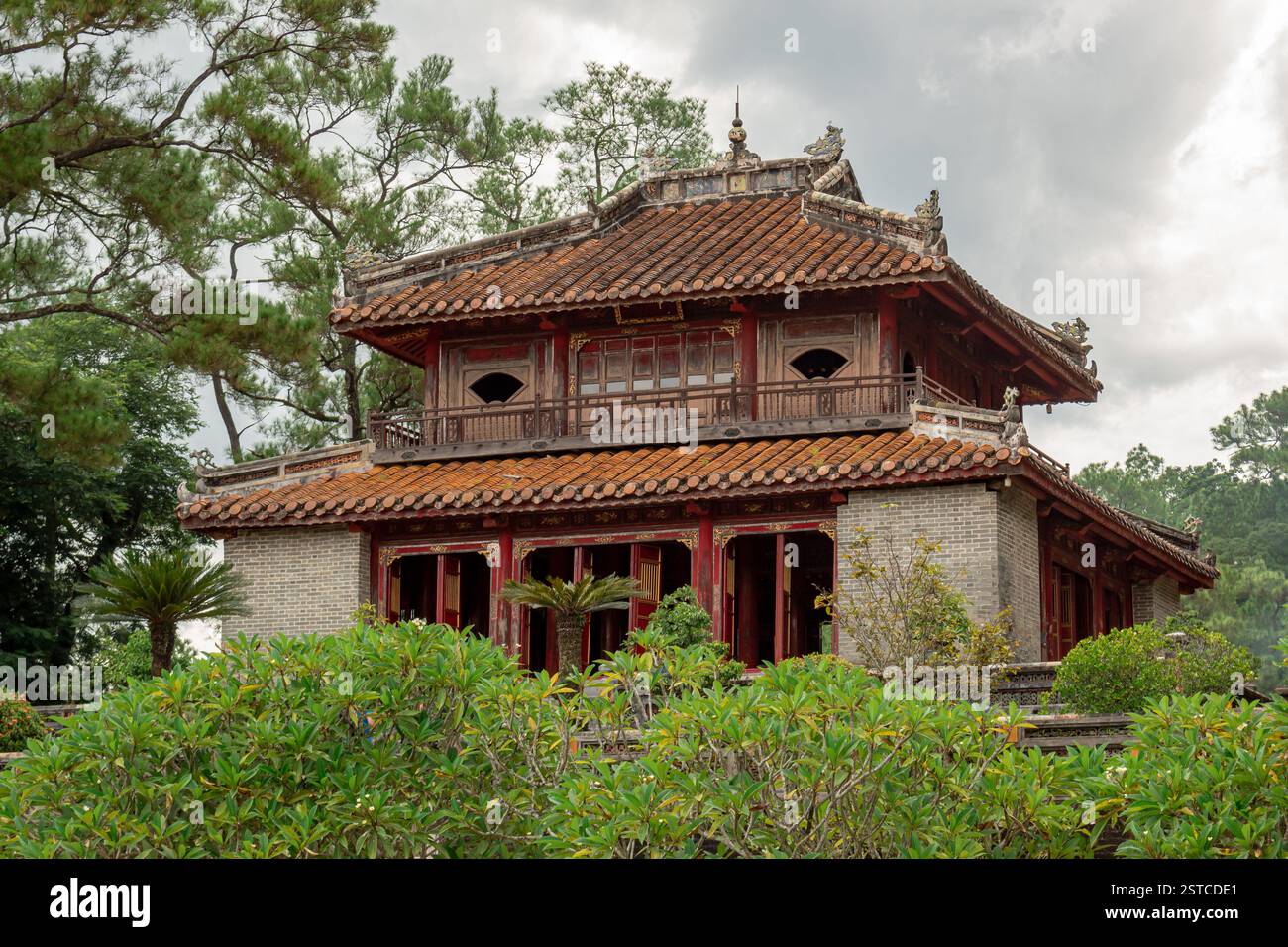 Traditional pagoda vietnam hi-res stock photography and images - Alamy