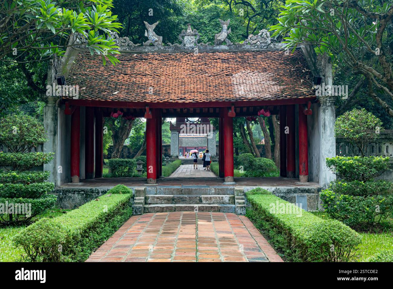 Colorful traditional gate structure at the gardens of the Temple Of ...