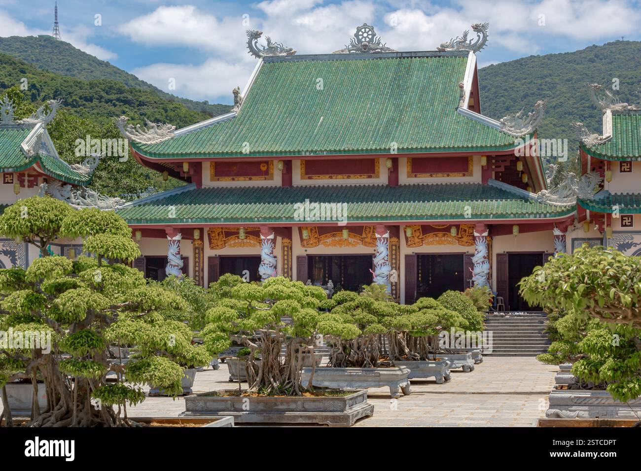 Colorful temple building architecture hi-res stock photography and ...