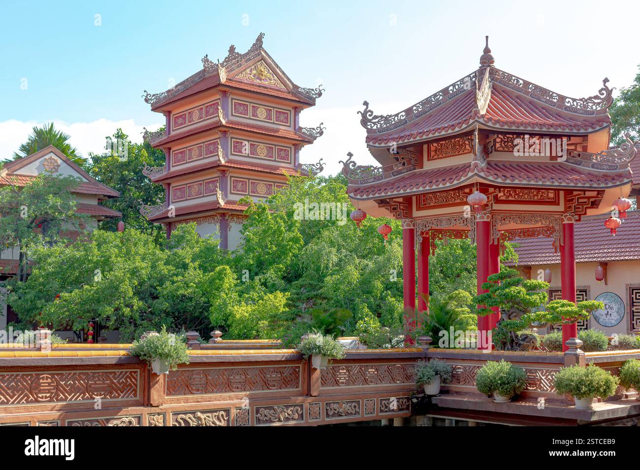 Red colorful worship pagoda architectural structure at the Chùa Nam Sơn ...