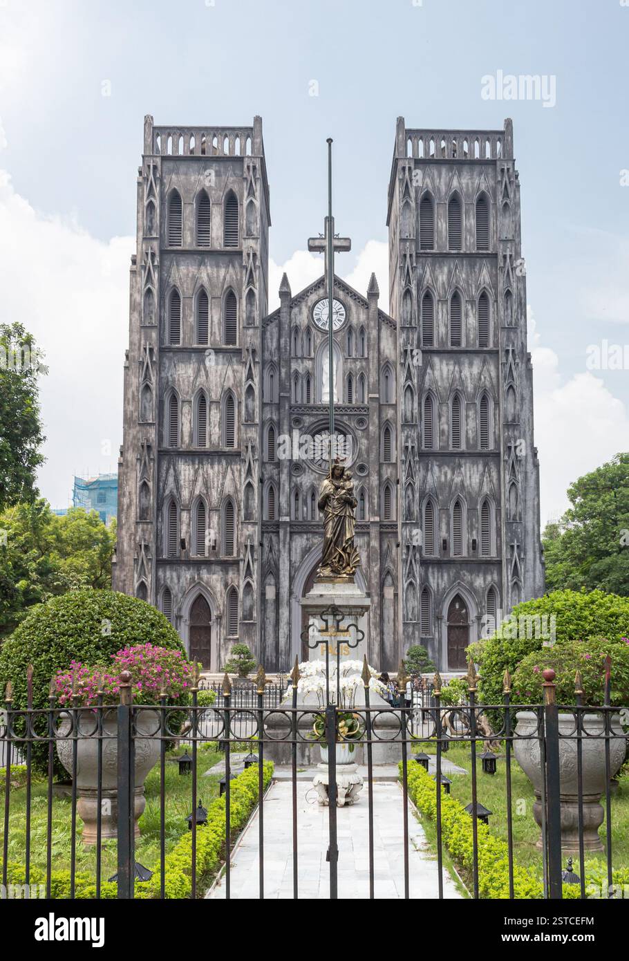 Old gothic church cathedral architecture building at Nhà Thờ Lớn Hà Nội ...