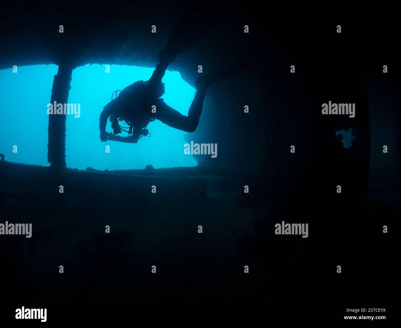 Dark depth sea ocean figure hi-res stock photography and images - Alamy