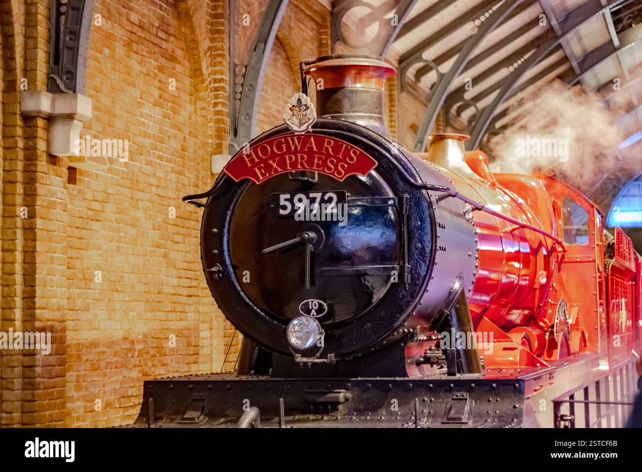 Harry potter filming behind the scenes hi-res stock photography and ...