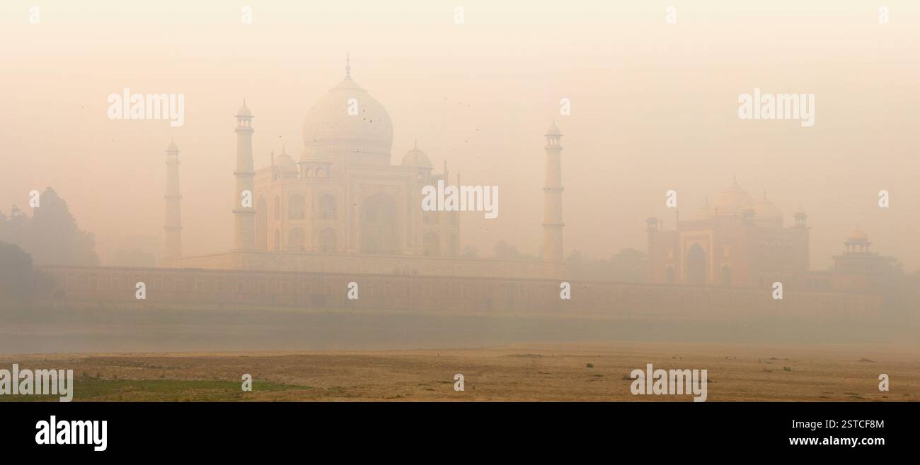 India - Taj Mahal in the fog Stock Photo - Alamy