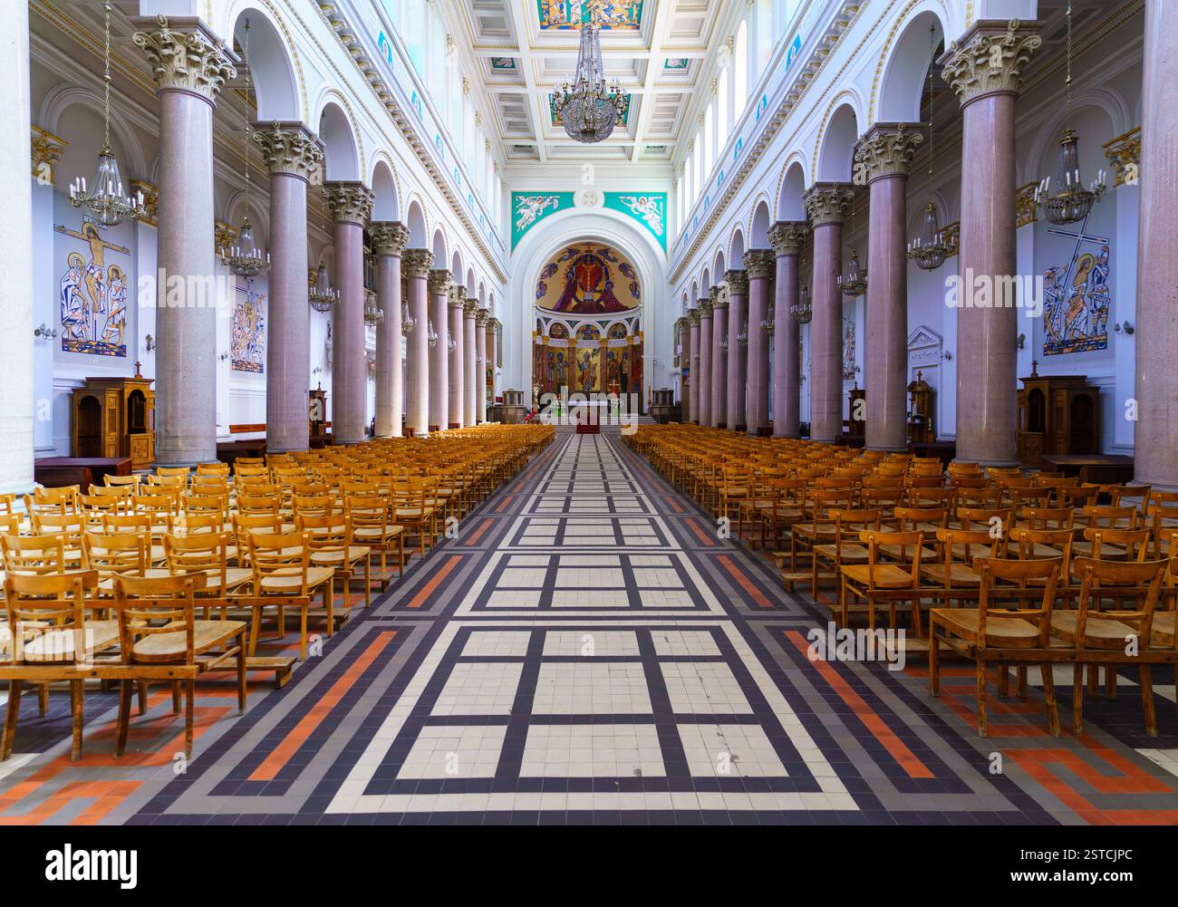Interior of Basilica of the Sacred Heart of Jesus in Warsaw. Impressive ...