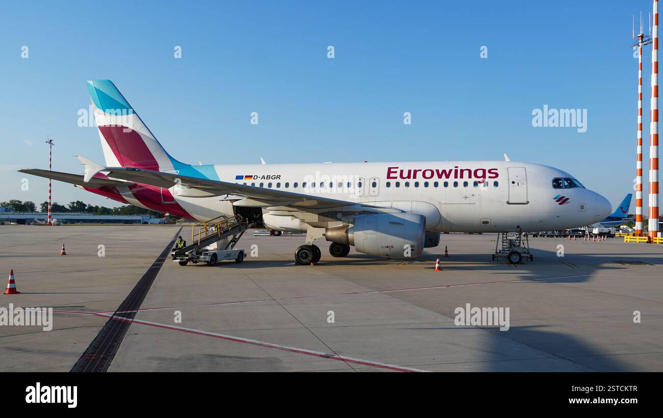Eurowings Airbus A319 aircraft at Duesseldorf Airport during boarding ...