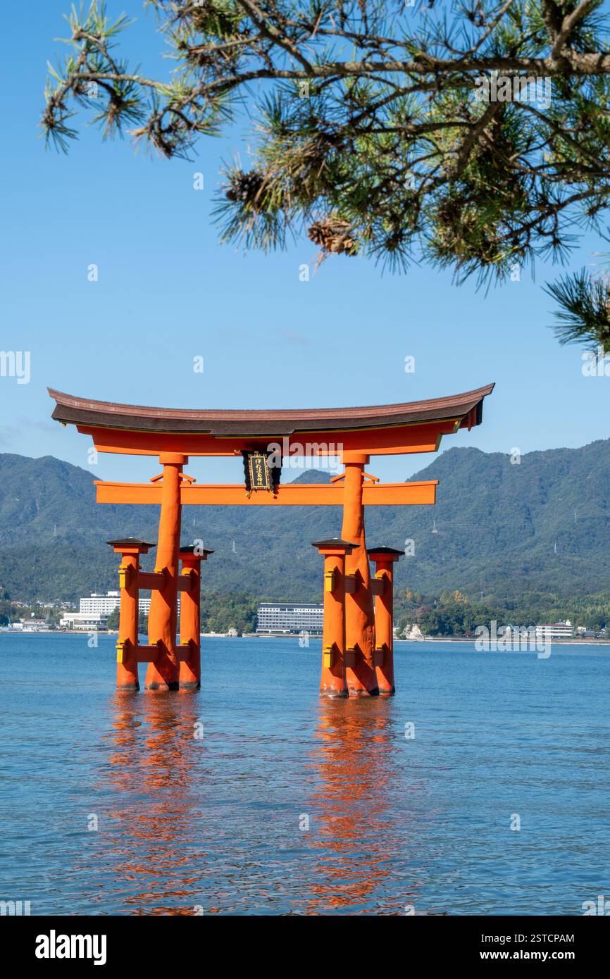 Japanese water tori gate itsukushima hi-res stock photography and images - Alamy