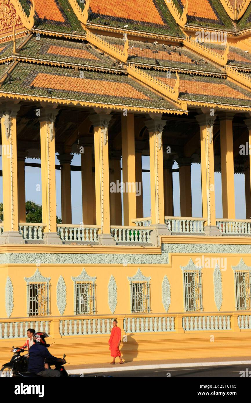Moonlight pavilion hi-res stock photography and images - Alamy