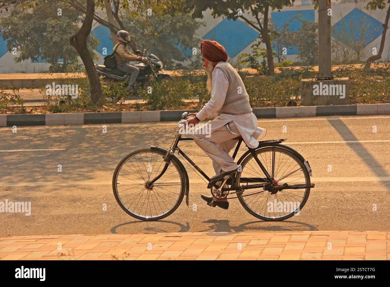 Old indian man hi-res stock photography and images - Alamy