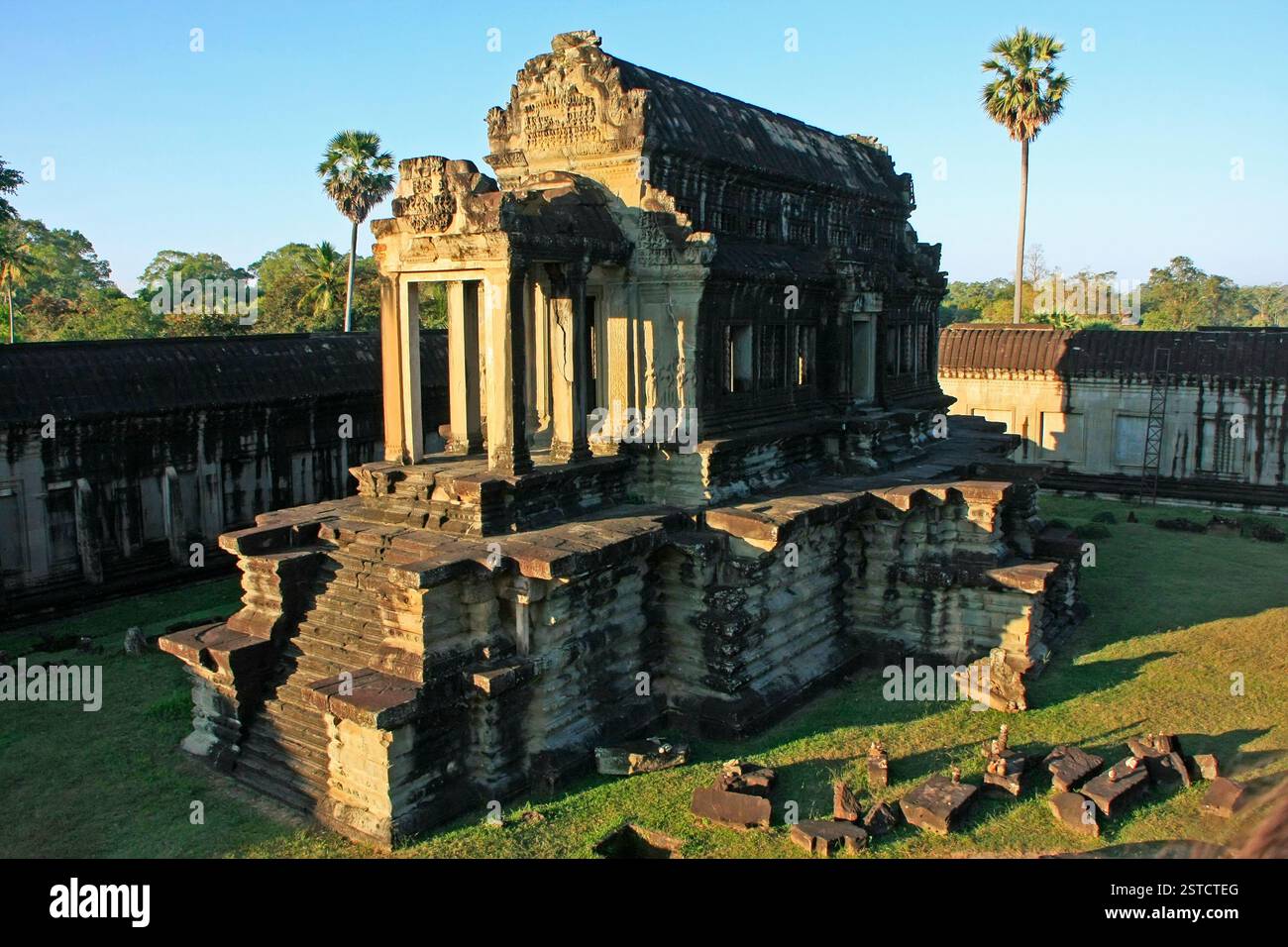 Interior of Angkor Wat temple Stock Photo - Alamy