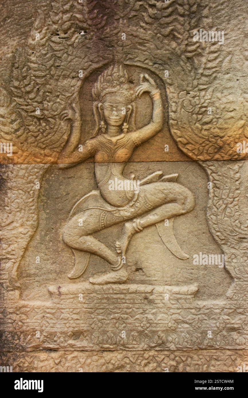 Wall carving of Apsara dancer Stock Photo - Alamy