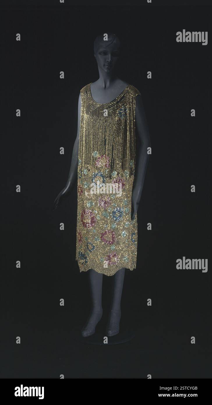 A design featuring large, bold flowers as the central element. These ...