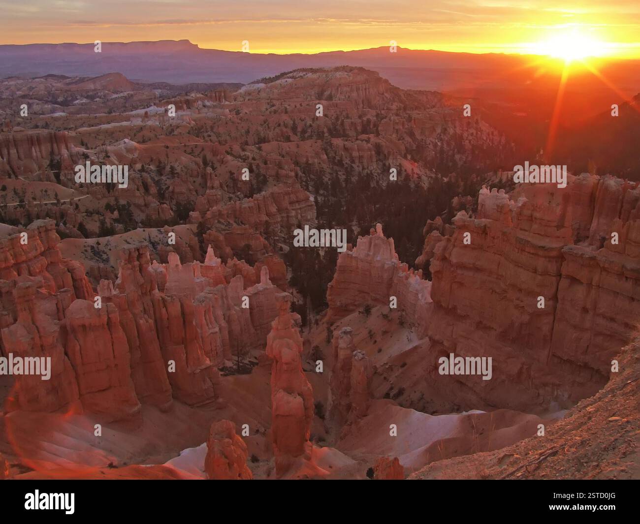 Sun rising in Bryce Canyon National Park, view from Sunset point, Utah ...
