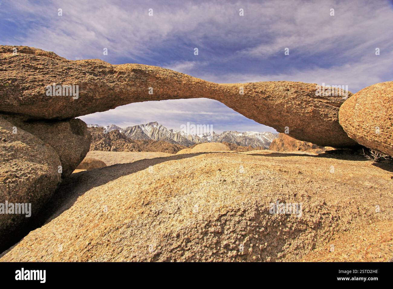 Lone Pine peak seen through arch Stock Photo - Alamy