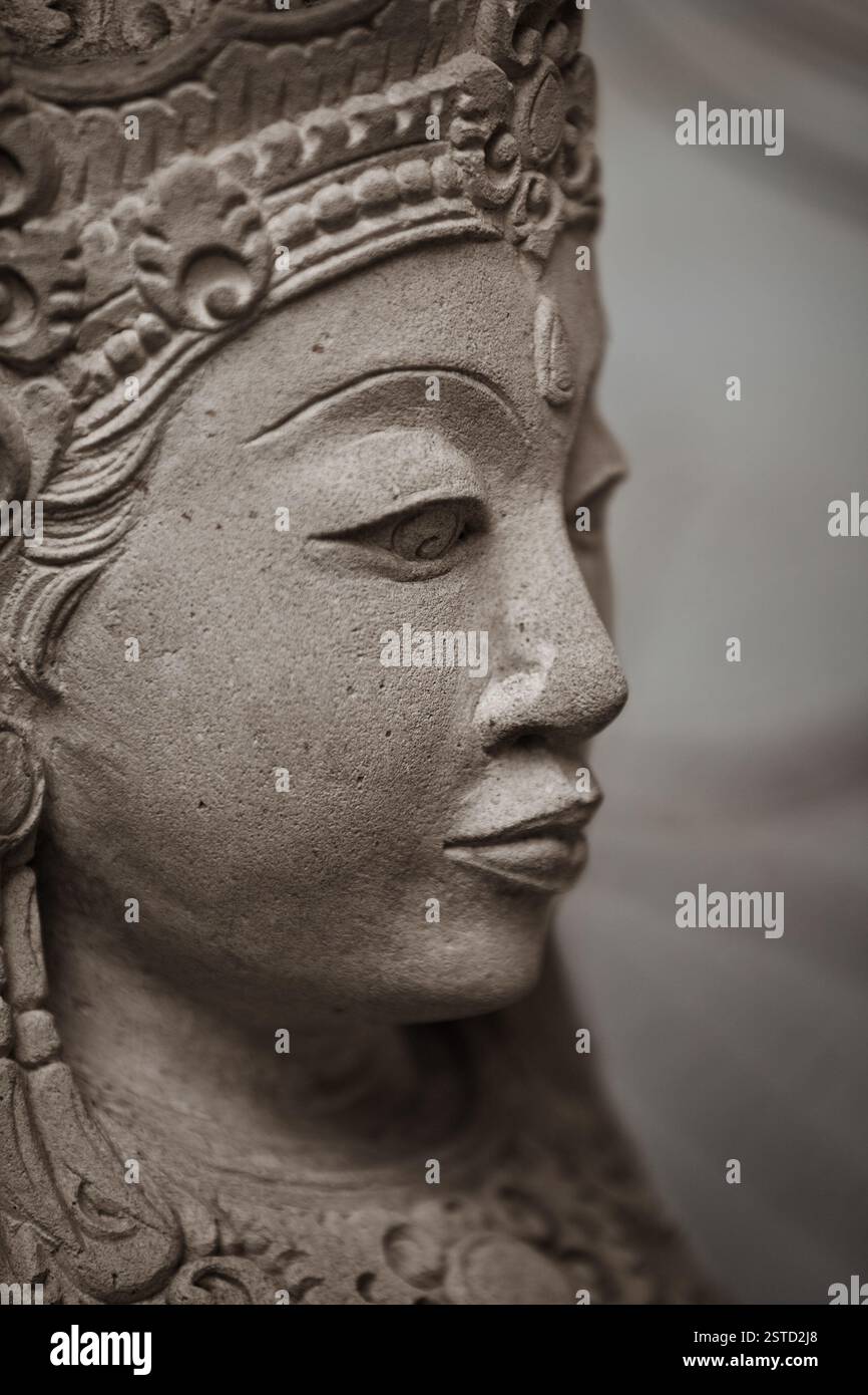Face stone woman close hi-res stock photography and images - Alamy