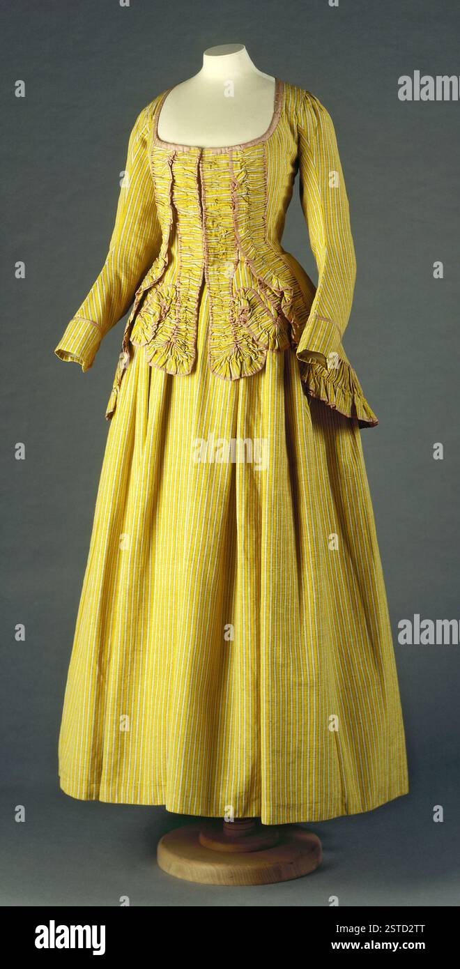 A delicate woven decor featuring fine rays, creating an intricate ...