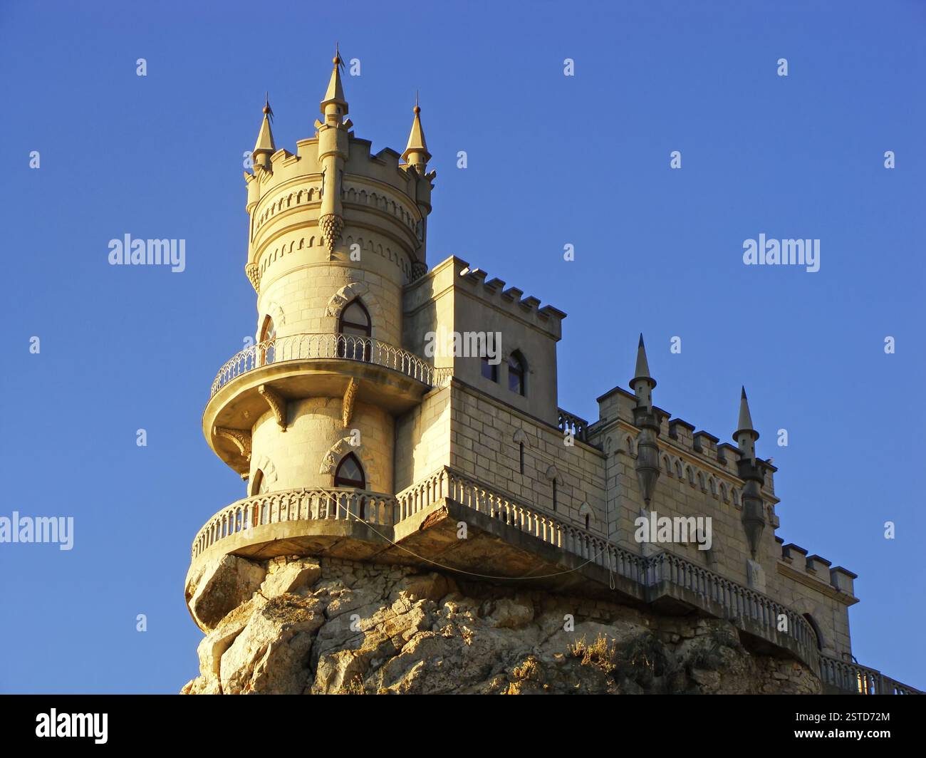 Crimea swallows nest castle hi-res stock photography and images - Alamy