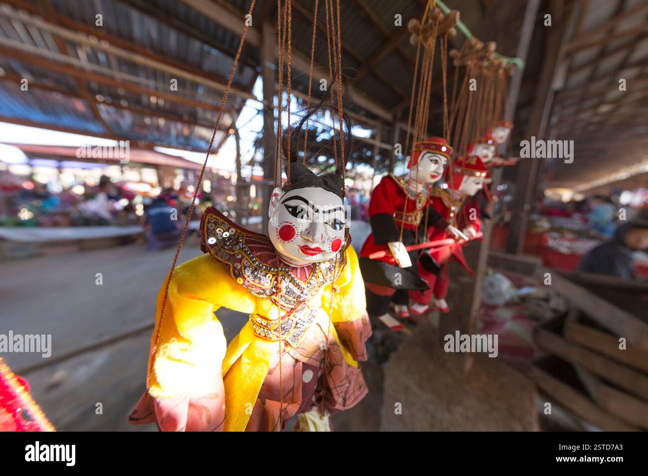 Puppets in market hi-res stock photography and images - Alamy