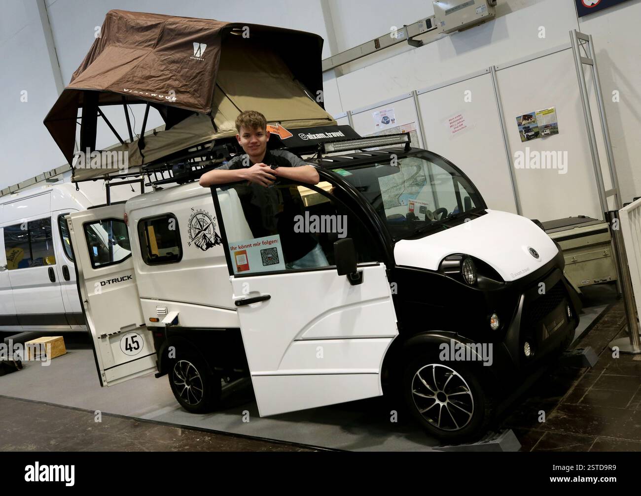 Essen, Germany. 18th Feb, 2025. The 16-year-old Timon will be ...