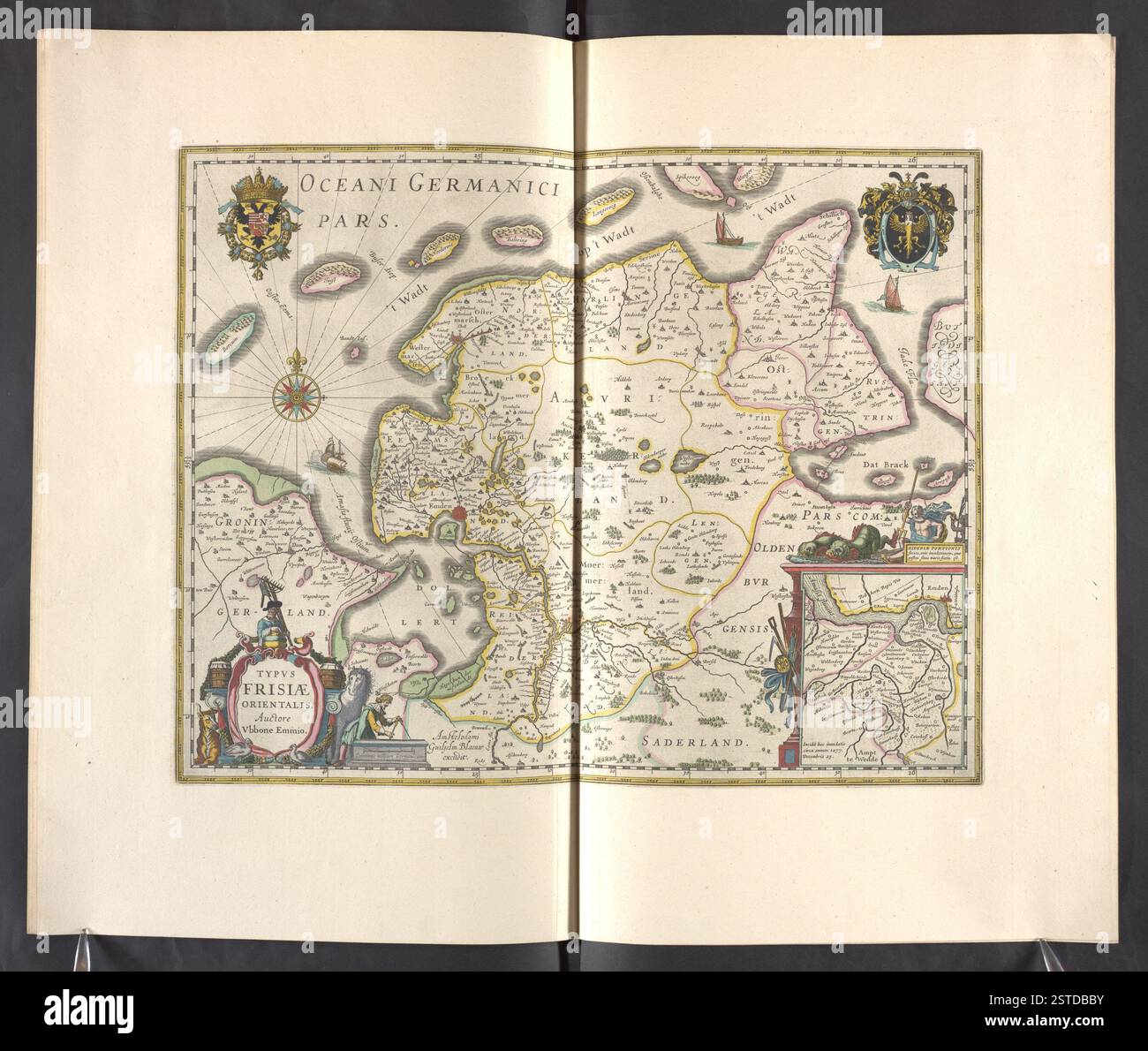 Valuable maps hi-res stock photography and images - Alamy