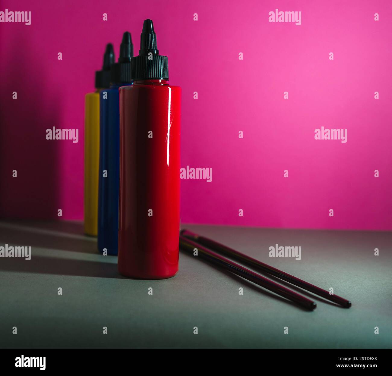 Lined up beside them hi-res stock photography and images - Alamy